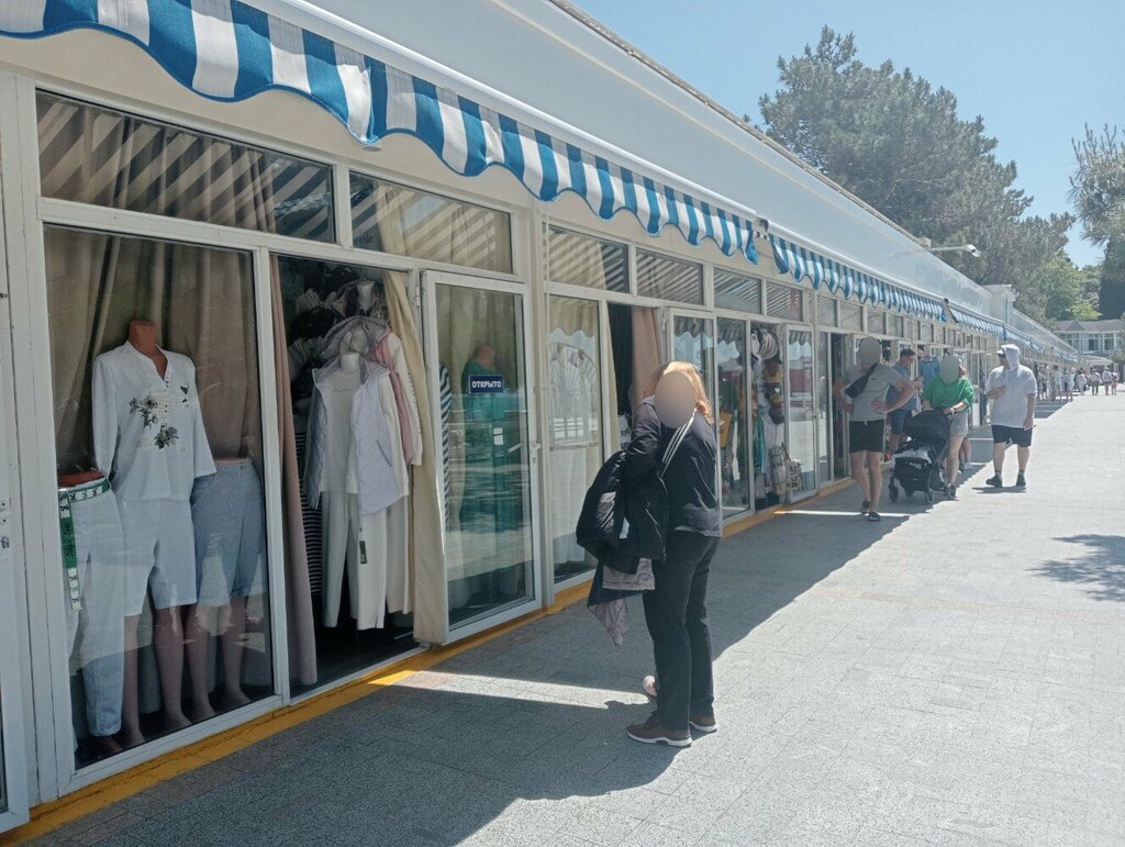 Giyim mağazası Магазин летних сарафанов, Soçi, foto