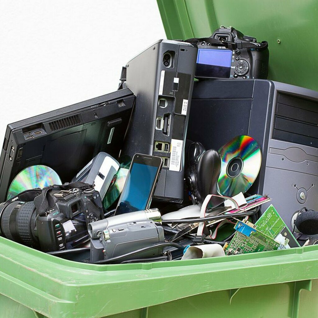 Geri dönüşüm maddeleri Ekoboks Petromax, Dedovsk, foto