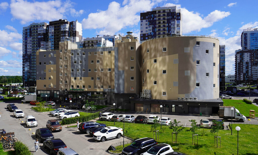Otoparklar Паркинг ЖК Чистое небо, Saint‑Petersburg, foto