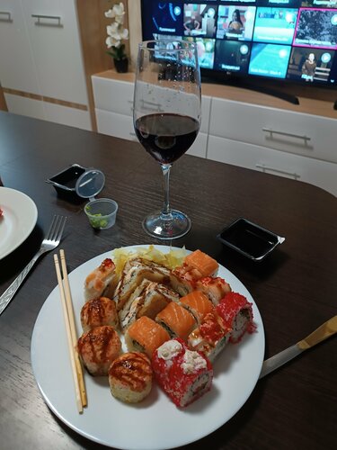 Kafe Sushikronpizza, Kingisepp, foto