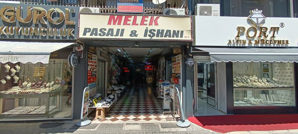 Giyim mağazası Fabbwomen, İzmir, foto