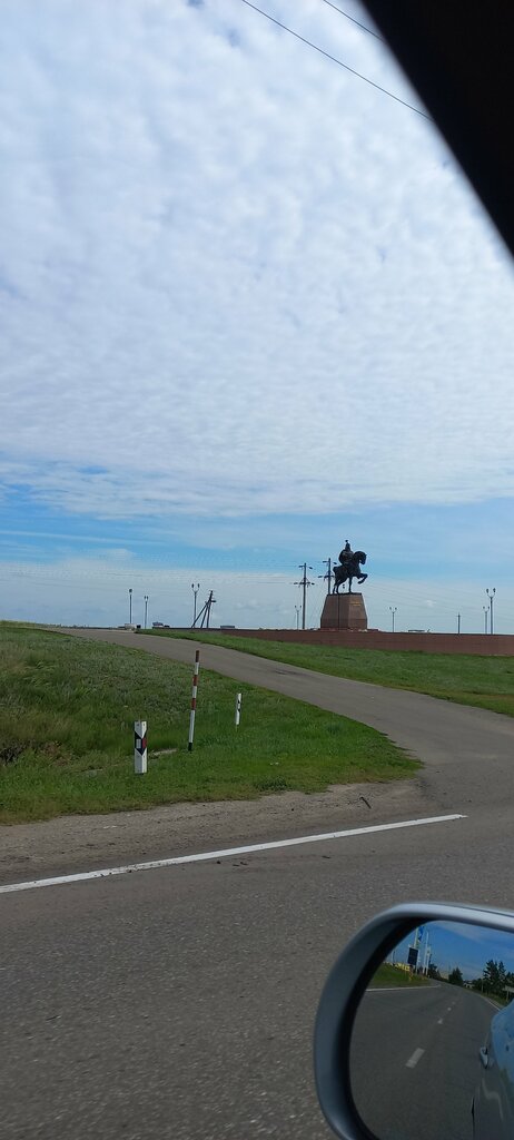 Anıt, heykel Karabalyk Batyr, Kostanay eyaleti, foto