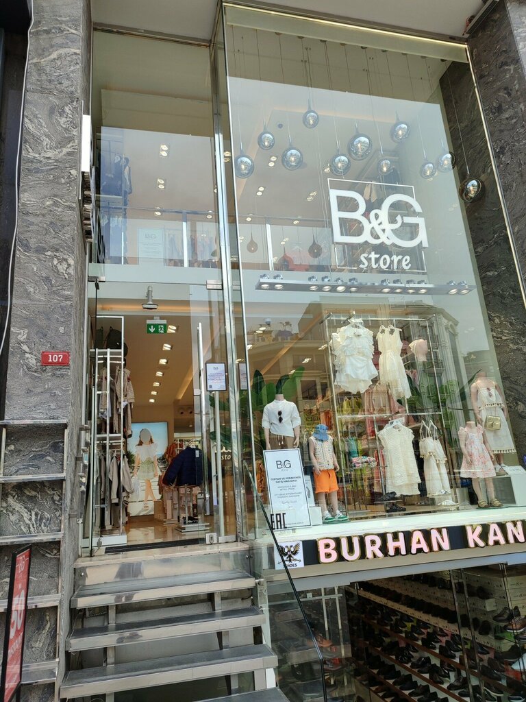 Giyim mağazası B&G Store, İstanbul, foto