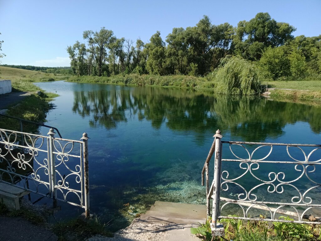Şapel, haç anıtı Часовня Николая Чудотворца, Belgorodskaya oblastı, foto