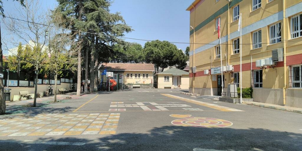 i̇lkokul Sabiha Hamdi Türkay İlkokulu, İstanbul, foto