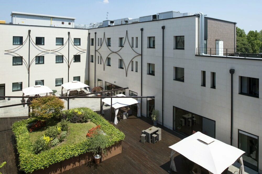 Otel Neo, Lombardiya, foto