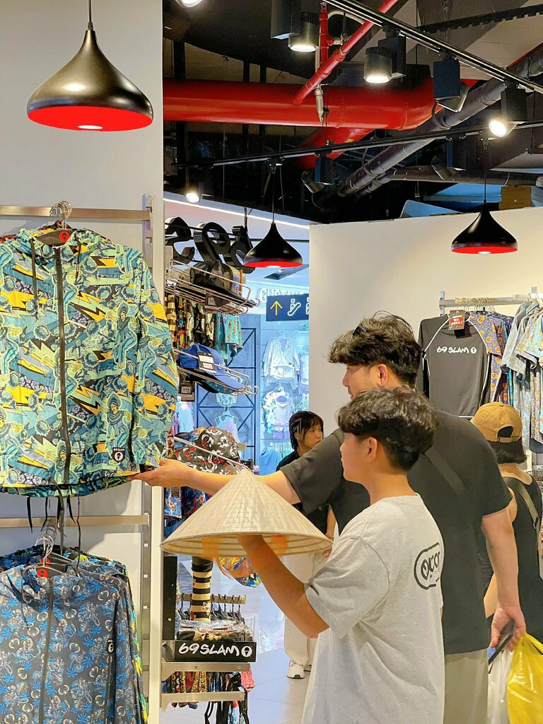 Plaj ürünleri mağazası 69SLAM, Nha Trang, foto