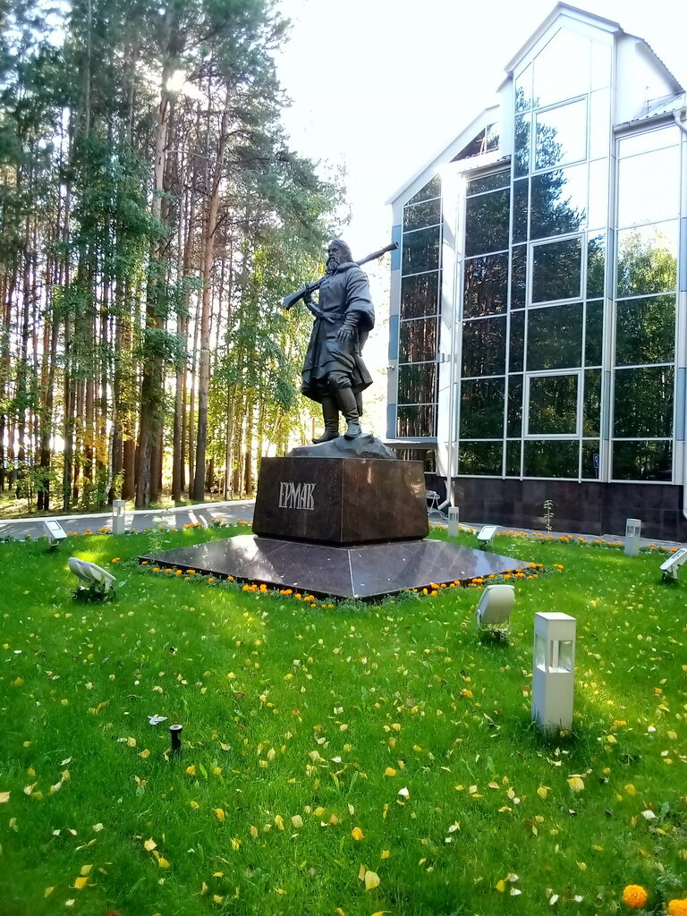 Anıt, heykel Ермак, Surgut, foto