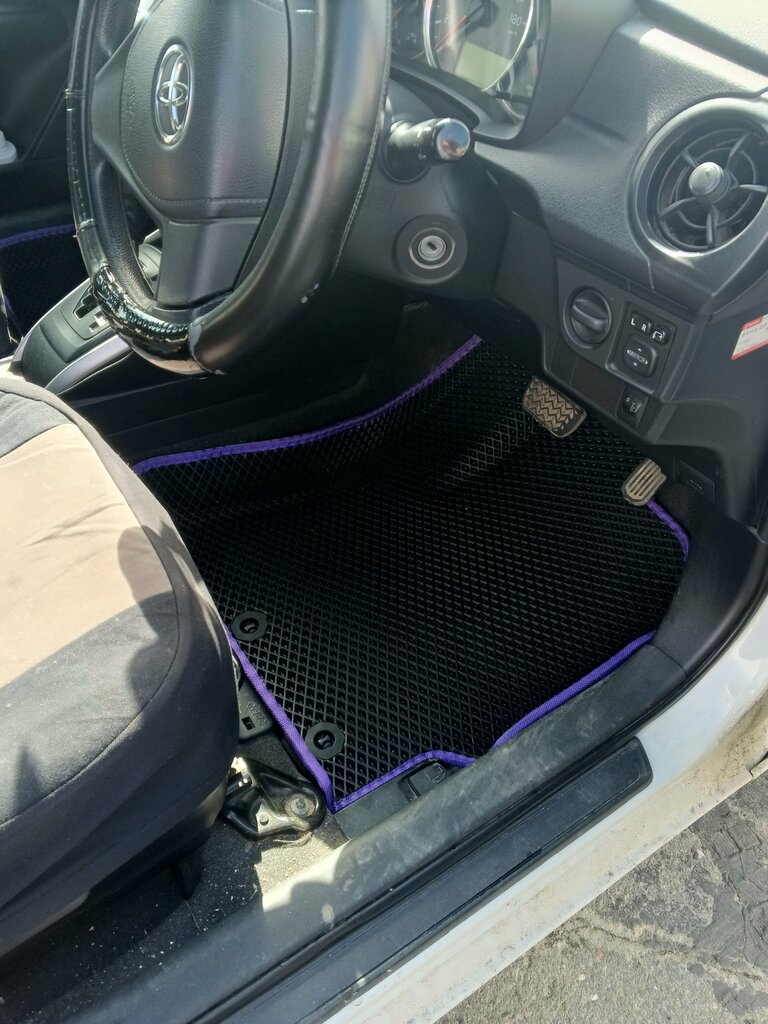 Oto döşeme EvaProfy, Sakhalinsk, foto