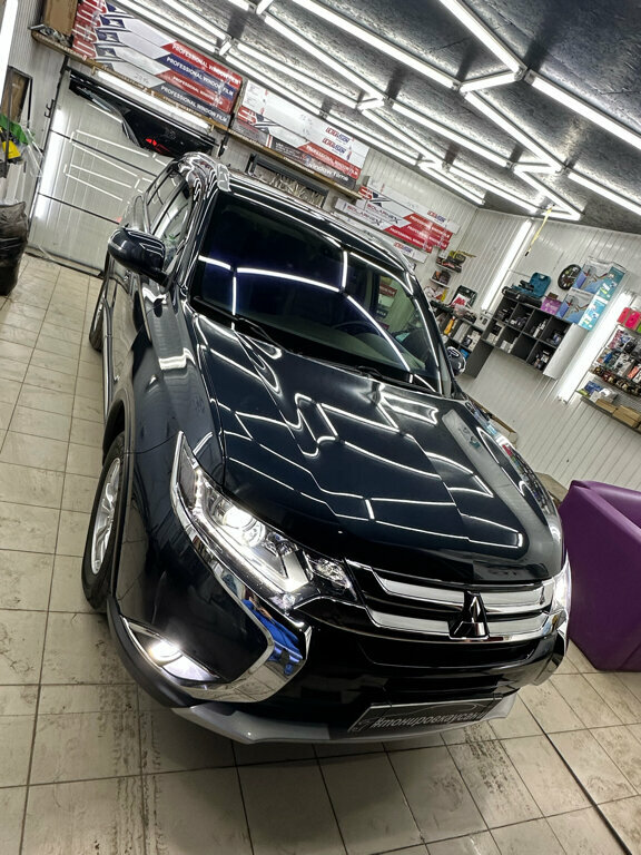 Araç camlarının renklendirilmesi Тонировкаусани, Omsk, foto