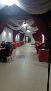 Polyana (Energetikov Street No:15, Schyokino), restoran  Şçiokino'dan