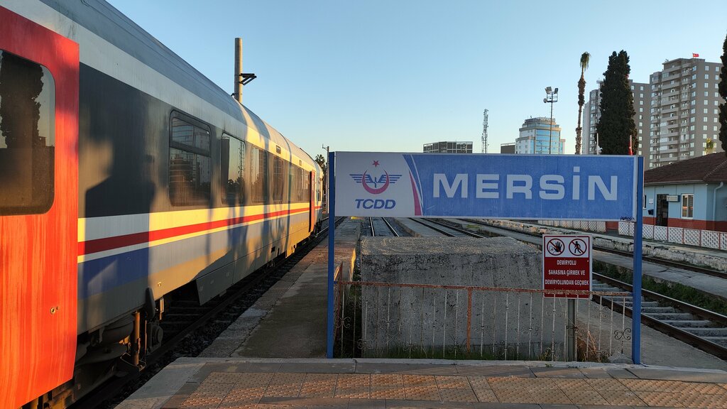 Tren istasyonu Mersin Gar, Mersin, foto
