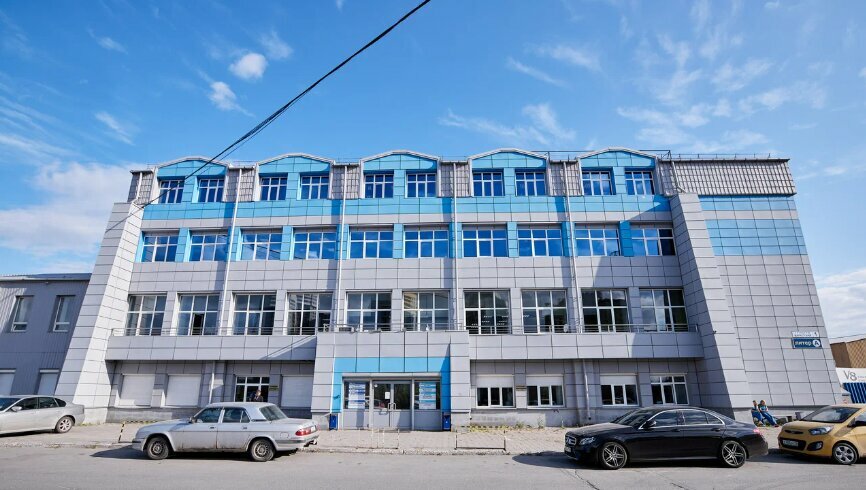 Boya ve cila malzemeleri üretim ve satış yerleri Linnimax, Yekaterinburg, foto