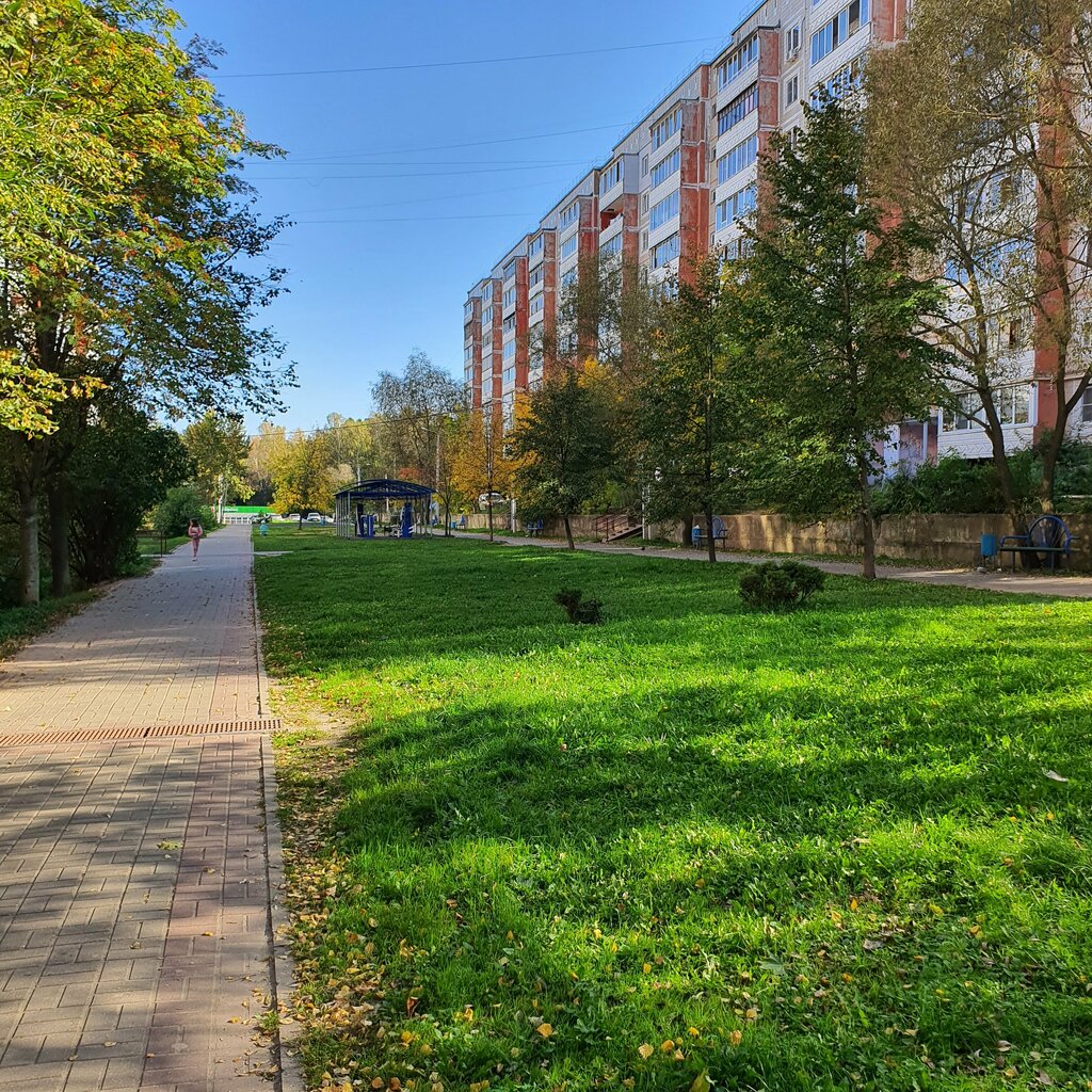 Meydan бульвар Энтузиастов, Kaluga, foto