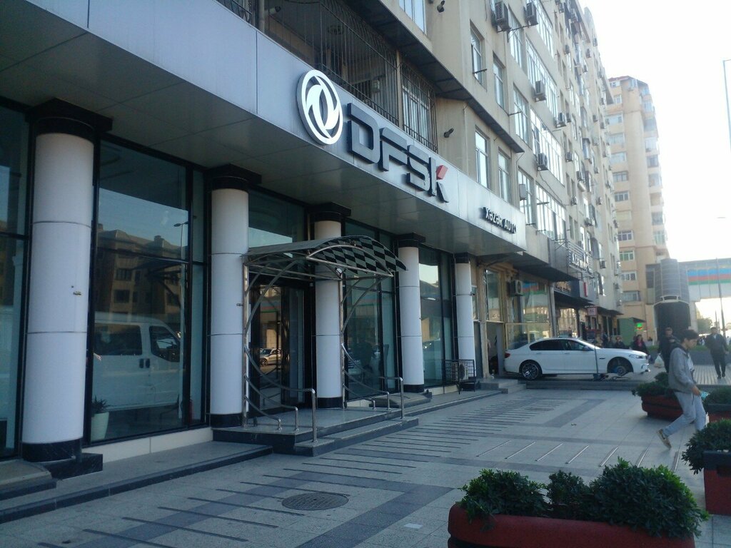 Otomobil açık artırması Dfsk Xəzər Auto, Bakü, foto