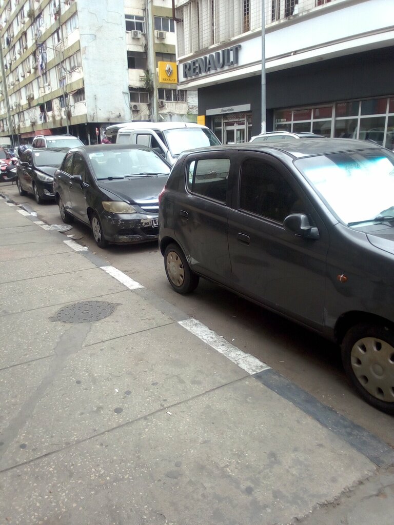 Otomobil satış galerileri Renault, Loanda, foto