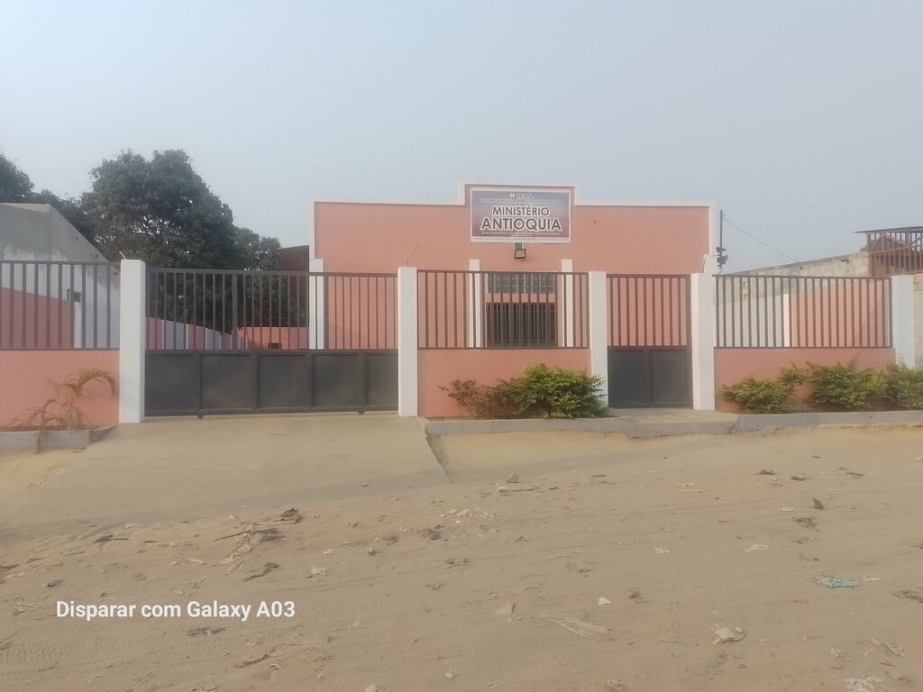Protestan kilisesi Igreja Evangélica Pentecostal em Angola, Loanda, foto