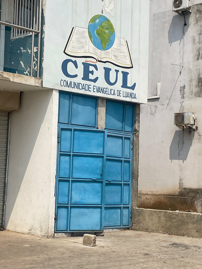 Protestan kilisesi Igreja Comunidade Evangélica Kilamba, Loanda, foto