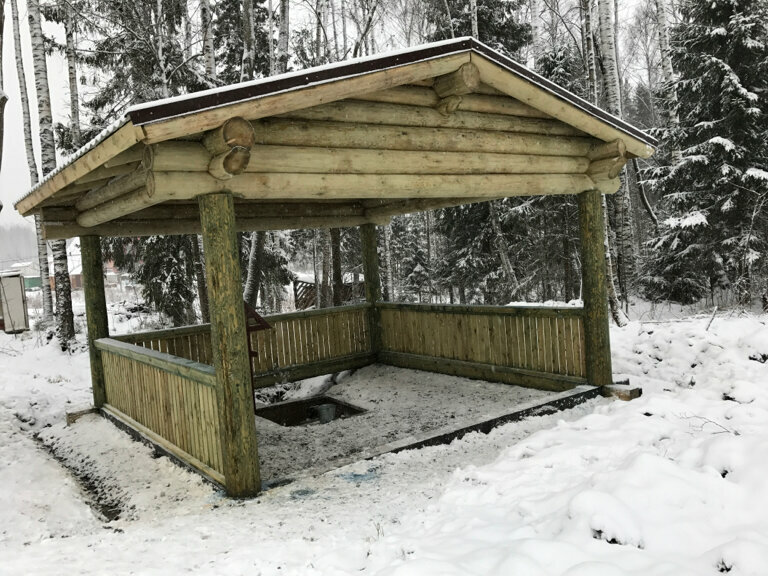 Pınar, çay Родник, Saint‑Petersburg ve Leningradskaya oblastı, foto
