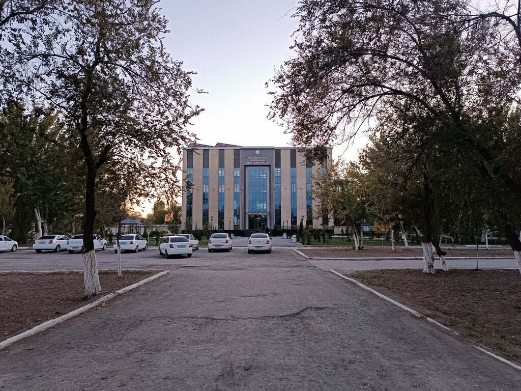 Devlet kurumları ve bakanlıklar Ministry of Justice of the Republic of Karakalpakstan, Nukus, foto