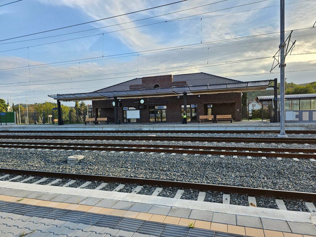 Tren istasyonu Сремски Карловци, Güney Backa İlçesi, foto