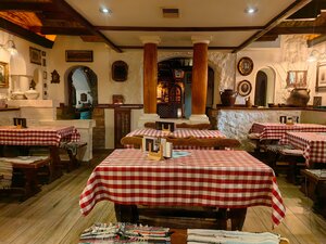 Stara Pizzeria (Ulica Matije Korvina No:5), pizzacılar  Subotica'dan