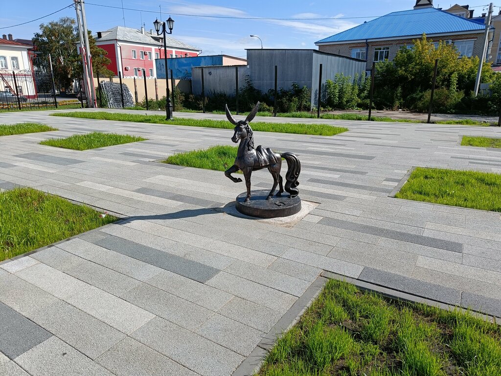 Park, sokak heykeli Конёк-Горбунок, İşim, foto