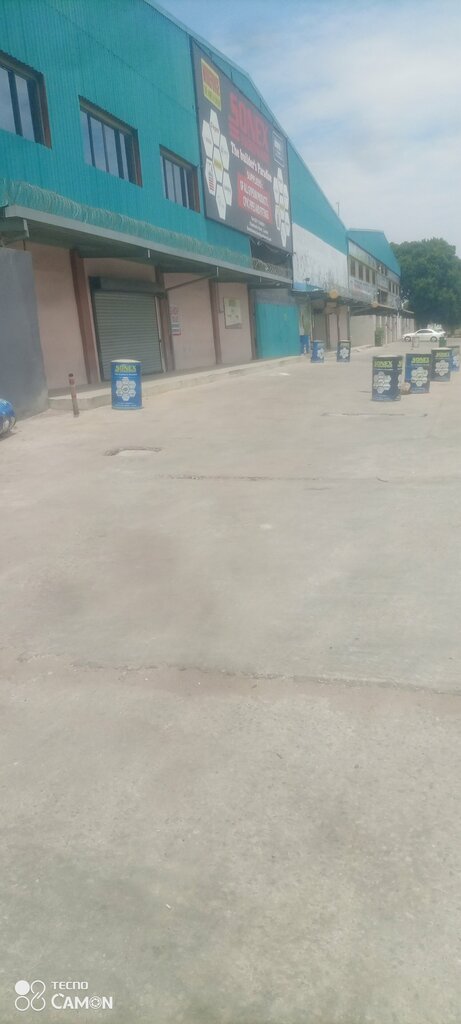 Yapı malzemeleri pazarı Sonex Hardware, Lusaka, foto