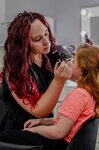 Студия красоты Екатерины Мартыновой (Zapovednaya ulitsa No:7), güzellik salonu  Kirov'dan