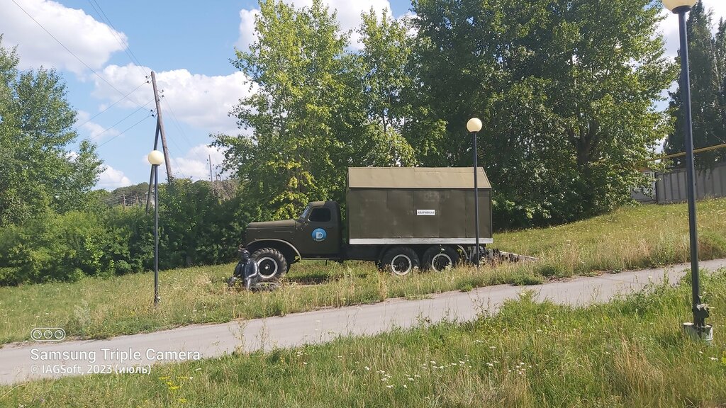 Teknoloji anıtı Памятник автомобилю ЗиЛ, Kamensk‑Uralski, foto