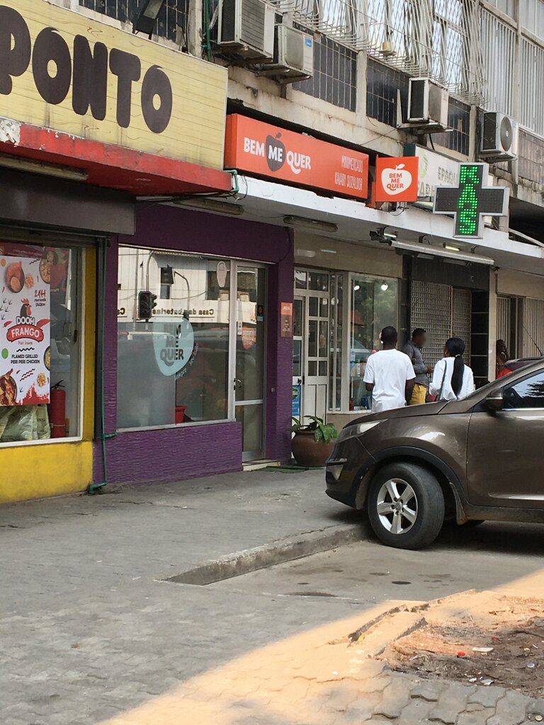Gıda pazarı Bem me Quer Zé Pirão, Loanda, foto