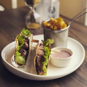 Almada Cafe (Shk Fatima Bint Mubarak Street, E20-01, Abu Dhabi), kafe  Abu Dabi'den