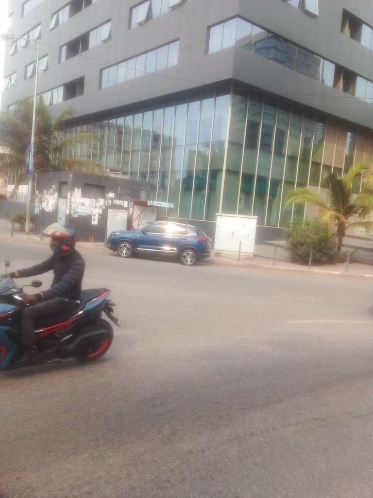 Banka Banco Millennium Atlântico, Loanda, foto