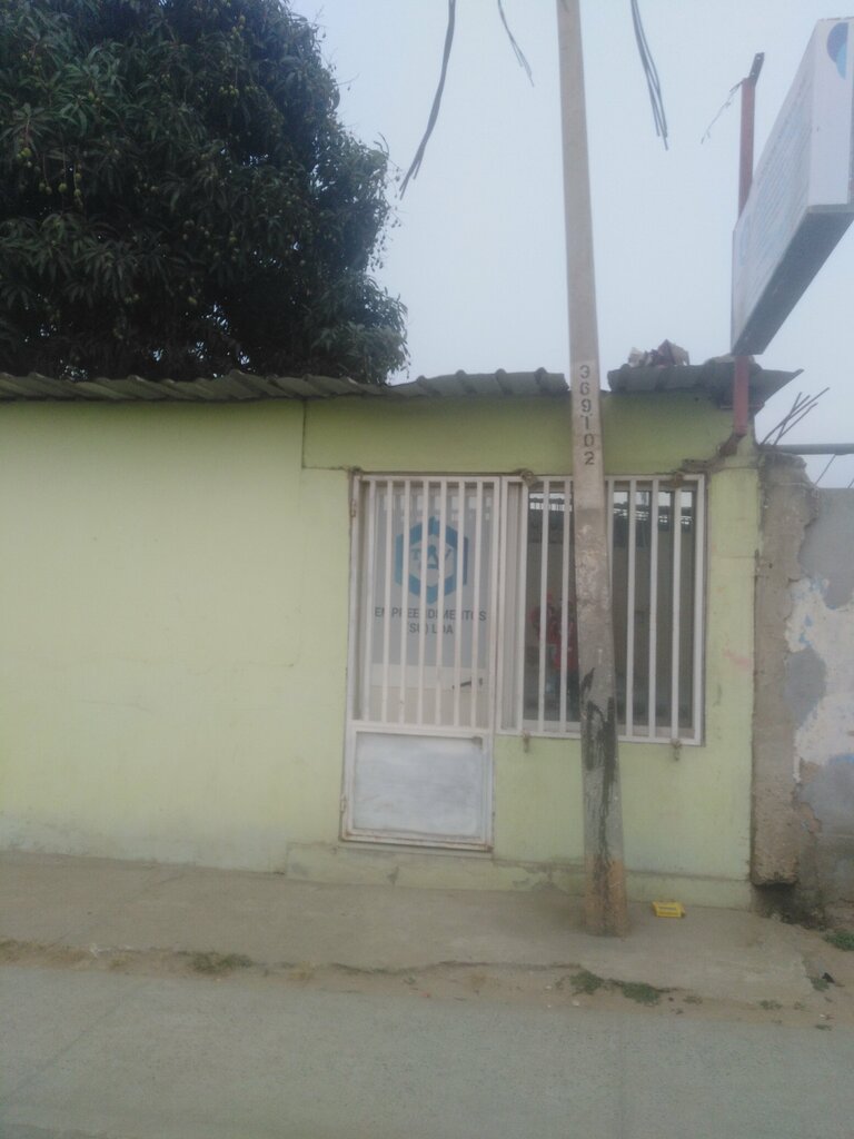 Sigorta şirketleri JQS Centro de Formação Técnico Profissional, Loanda, foto