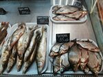 Лавка Рыбака (Pionerskaya ulitsa No:14А), balık ve deniz ürünleri  Novaya Ladoga'dan