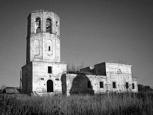 Ortodoks kiliseleri Tserkov Voskreseniya Khristova Tolshemskaya V Predteche, Vologodskaya oblastı, foto