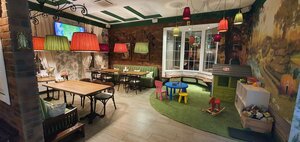 Red Cat (ulitsa Gagarina No:36А, stanitsa Bryukhovetskaya), kafe  Krasnodarski krayından