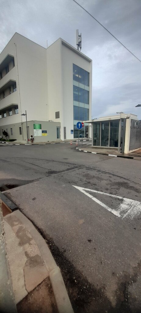 Tıp merkezleri ve klinikler Clínica Sagrada Esperança, Loanda, foto