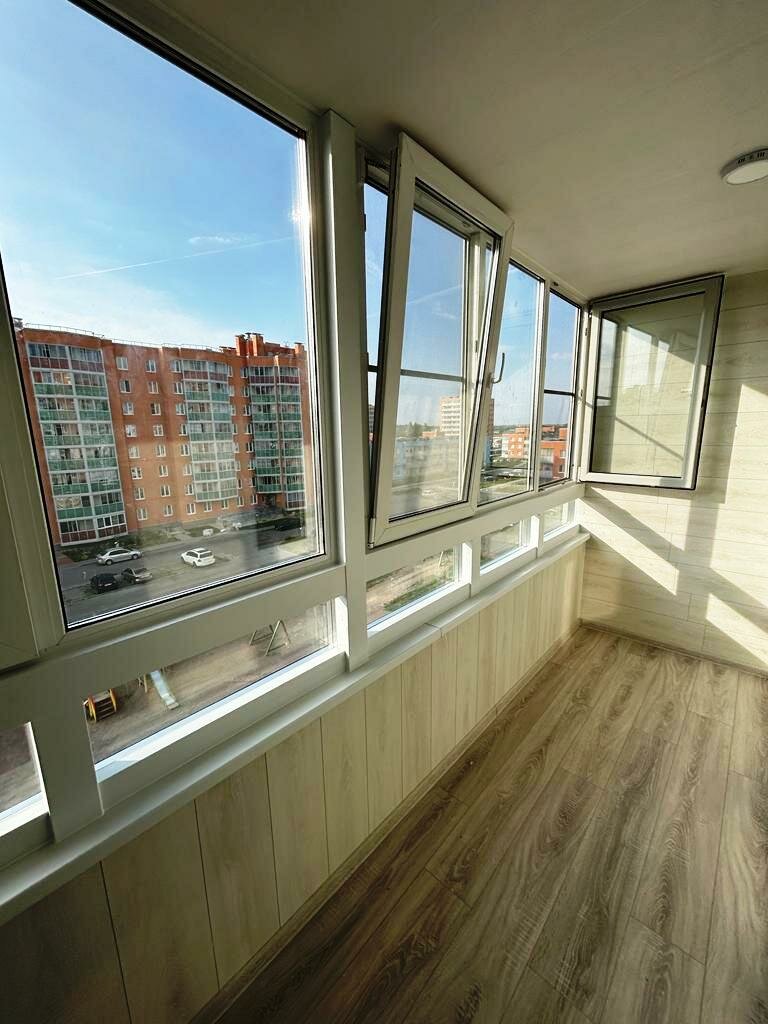 Cam balkon hizmetleri ArtElitBalkon, Saint‑Petersburg, foto