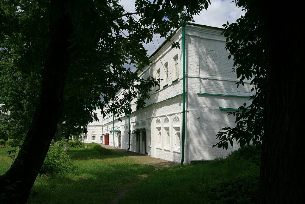 Müzeler ve sanat galerileri Музей-заповедник Александровская слобода, Келейный корпус, Творческий центр Царская мастерская, Aleksandrov, foto
