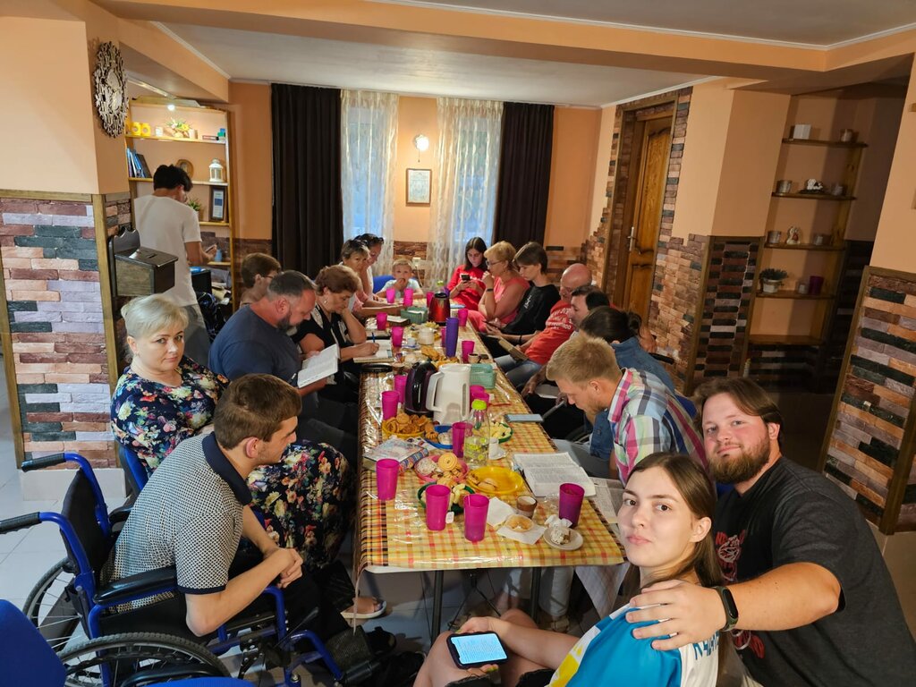 Protestan kilisesi Евангельская Церковь, Gudauta, foto