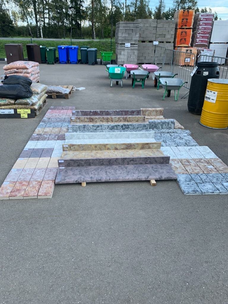 Kaldırım taşları Weissgo, Moskova ve Moskovskaya oblastı, foto