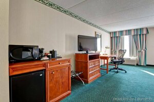 Hilton Garden Inn Toronto - Mississauga (Ontario, Mississauga), otel  Mississauga'dan