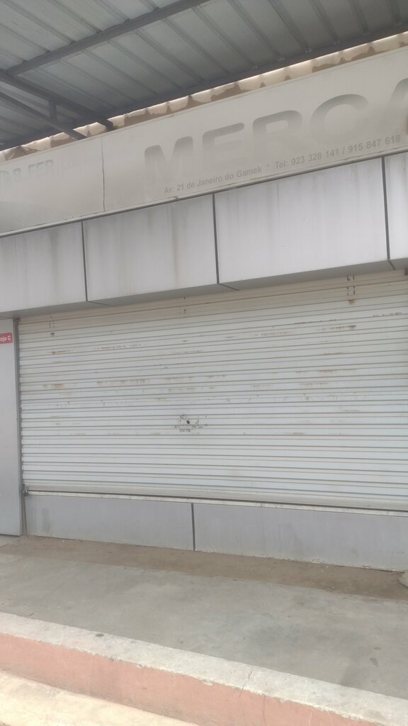 Gıda pazarı Mini Mercado, Loanda, foto