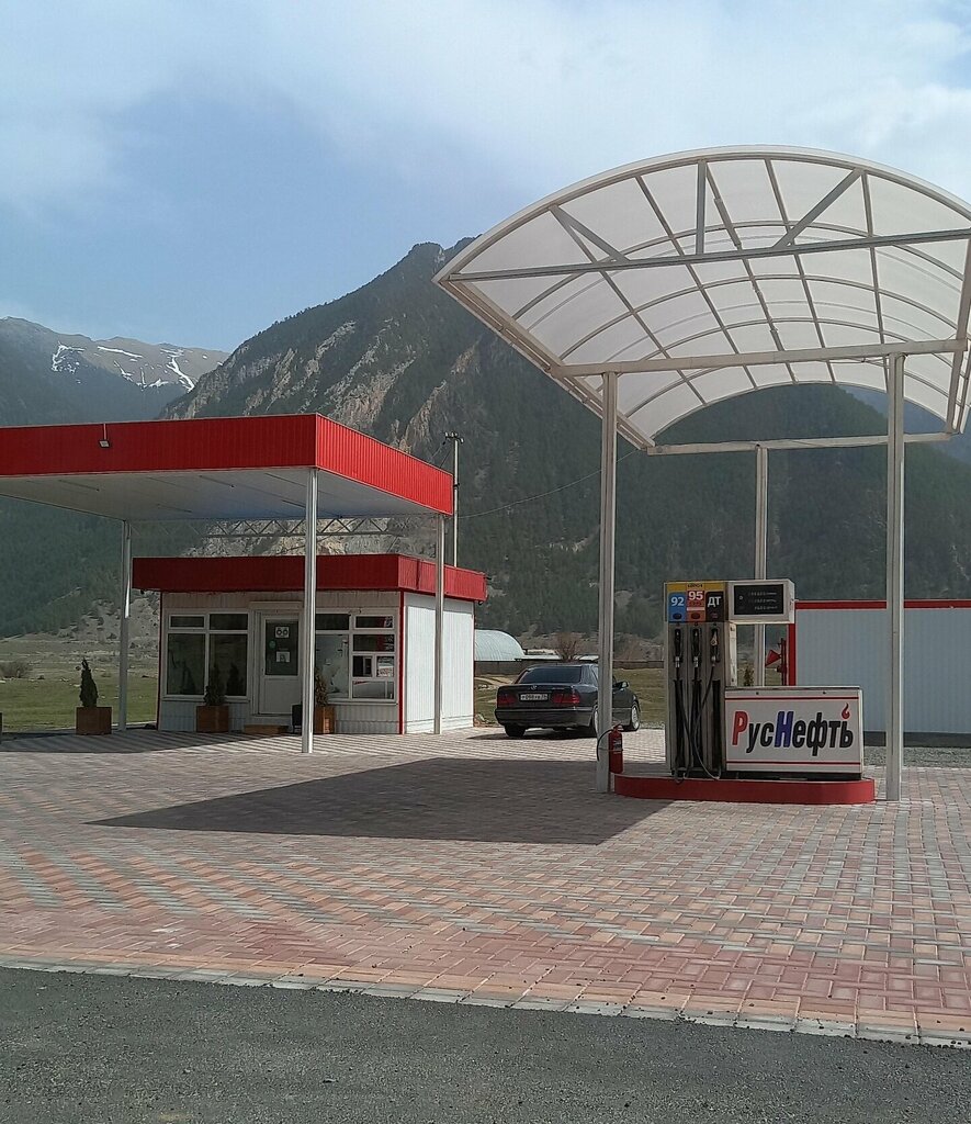 Benzin istasyonu РусНефть Газ, Teberda, foto