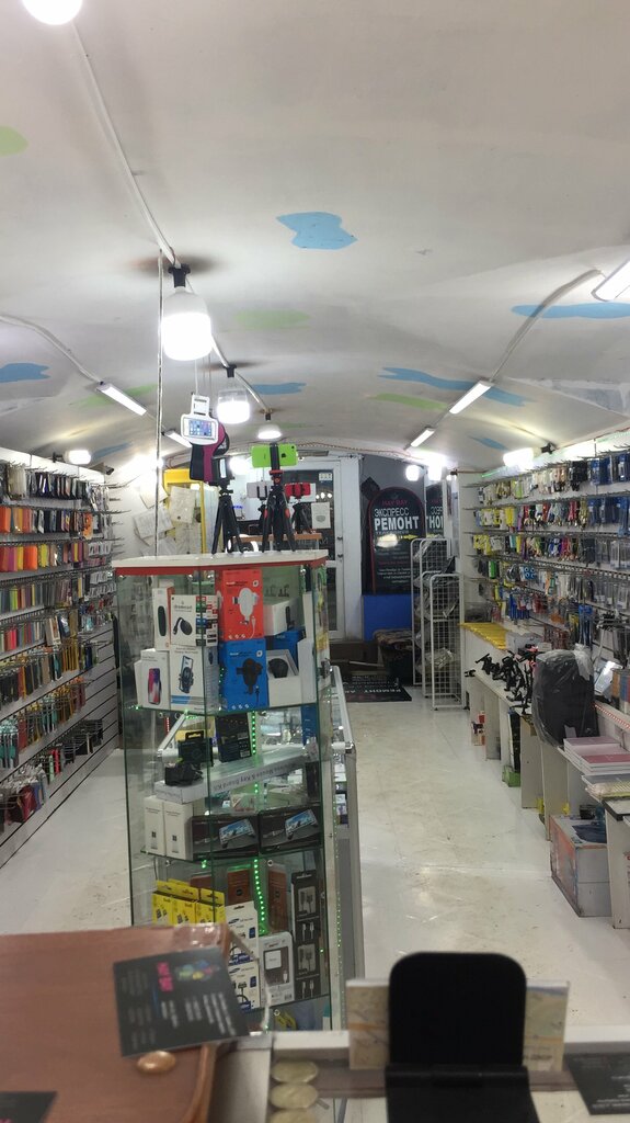 Cep telefonu aksesuarları Hay bay, Saint‑Petersburg, foto