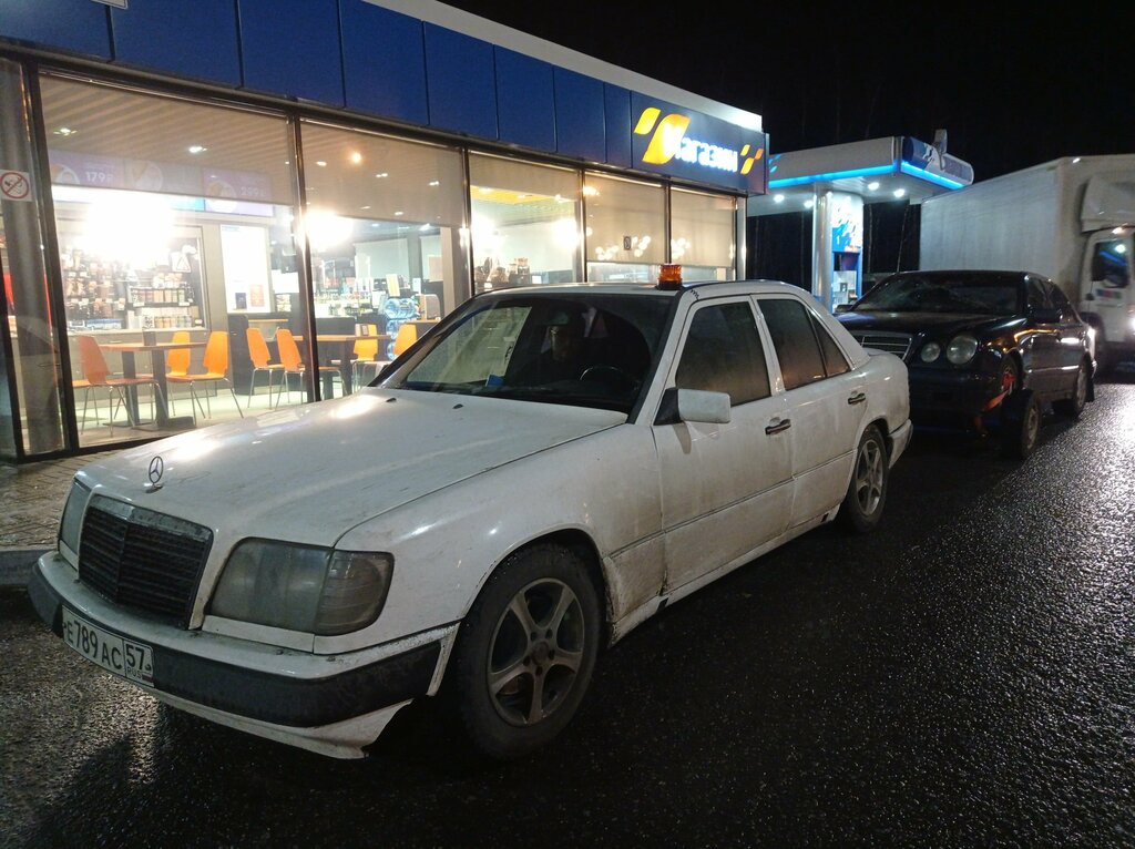 Çıkma yedek parça SSergeich & Co, Moskova, foto