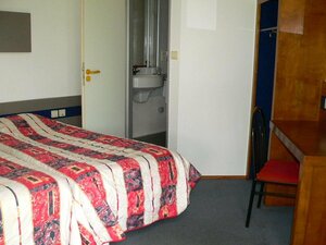 Hôtel Charme EN Mâconnais (Bourgogne-Franche-Comté, Saône-et-Loire, Arrondissement de Mâcon, Mâcon, Rue Barbentane, 76), otel