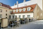 Louren - The Bridge Inn (Mostecká No:273/21), otel  Prag'dan