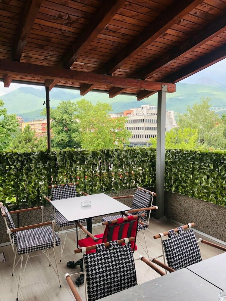 Otel Stone Bridge Guesthouse, Pech, foto